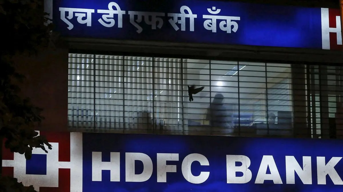 HDFC Bank board approves ₹60,000 crore bond issuance for FY25 - The HinduBusinessLine