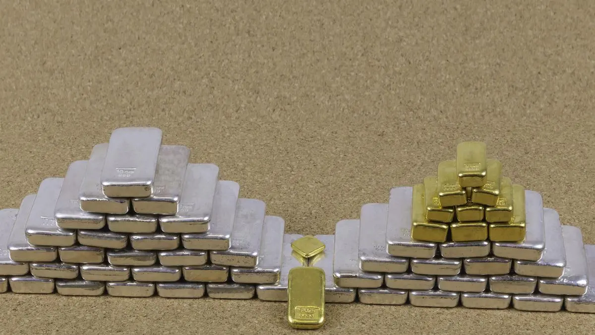 Gold prices fall by ₹420 per 10 gram amid weak global trends - The ...