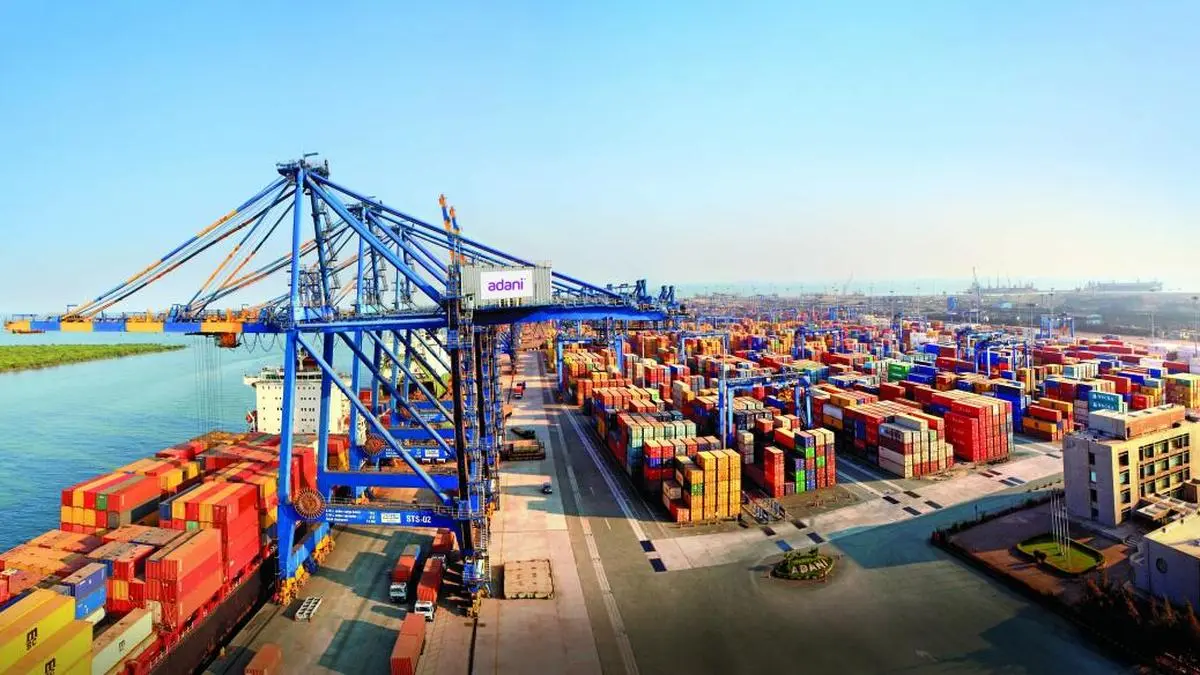 Adani's Mundra port welcomes its first-ever LNG-powered vessel - Honct.com