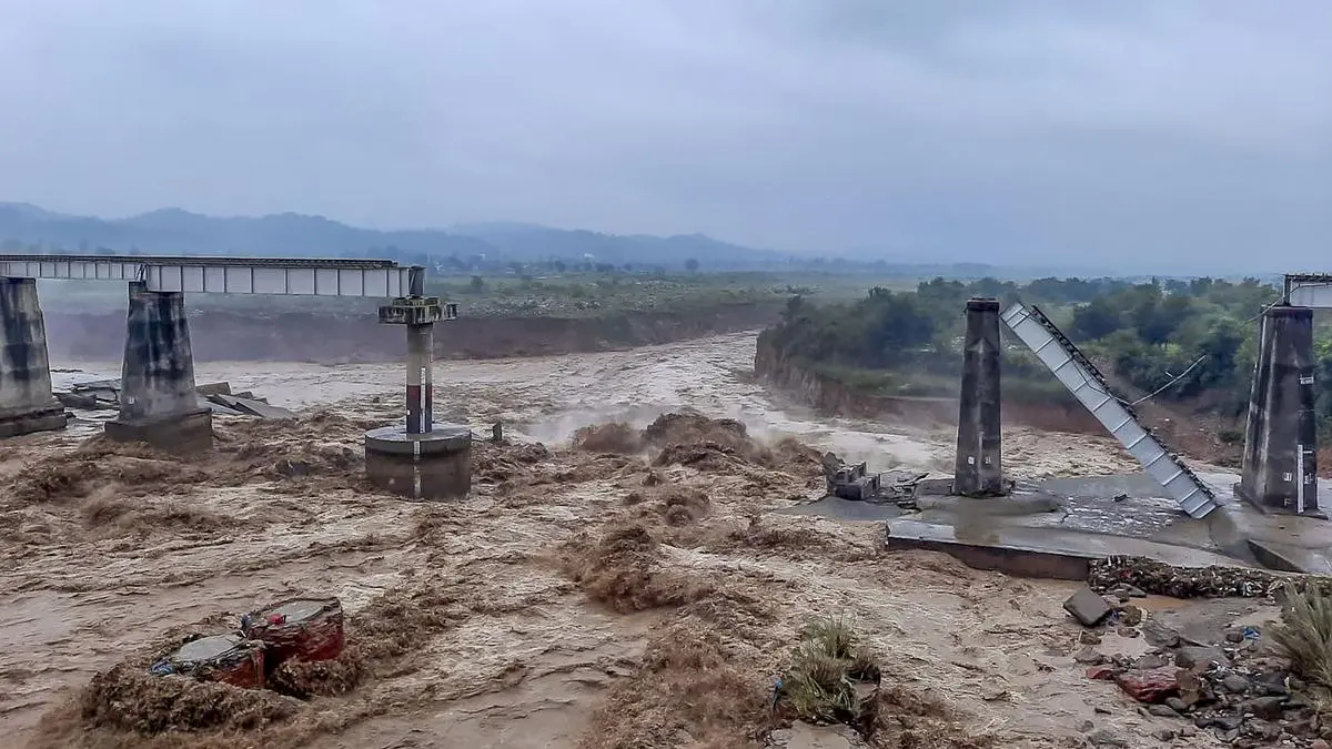 Train service between Pathankot and Jogindernagar suspended after ...