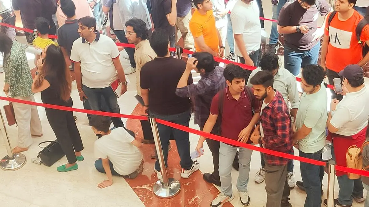 Apple opens its second retail store in Delhi - The Hindu BusinessLine