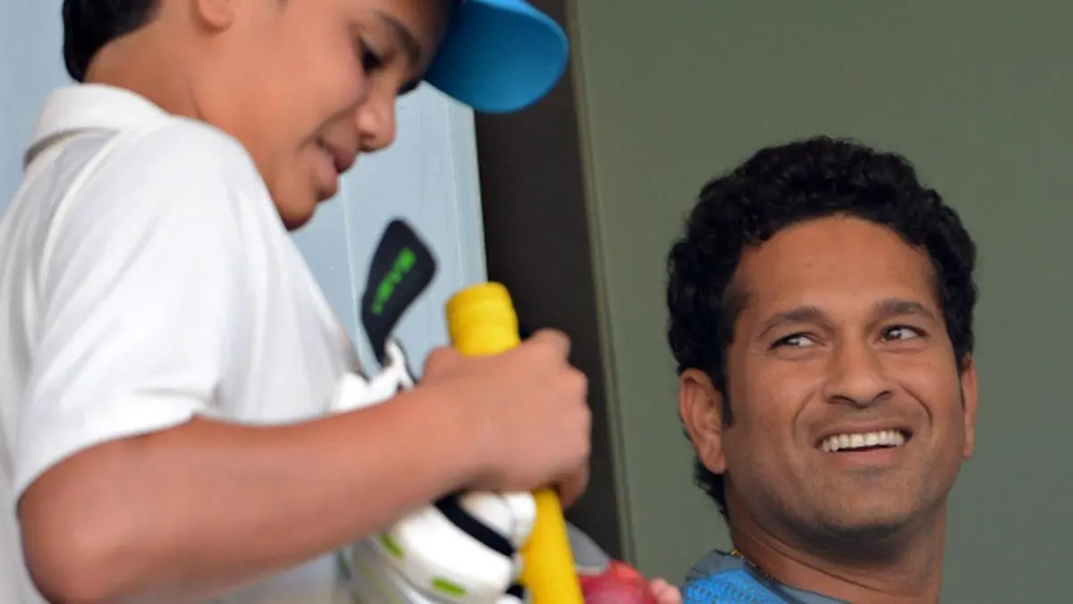 Getting a glimpse of Sachin before the big day - The HinduBusinessLine
