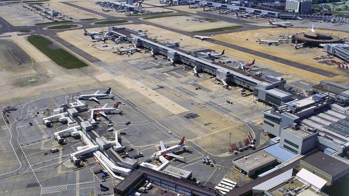 easyJet buys Thomas Cook airport slots at Gatwick and Bristol for $46 ...
