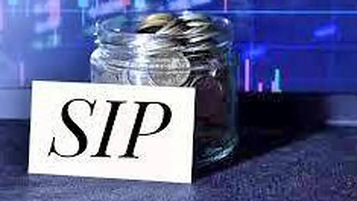 Net SIP inflow slows down as investors pause amid growing uncertainty ...